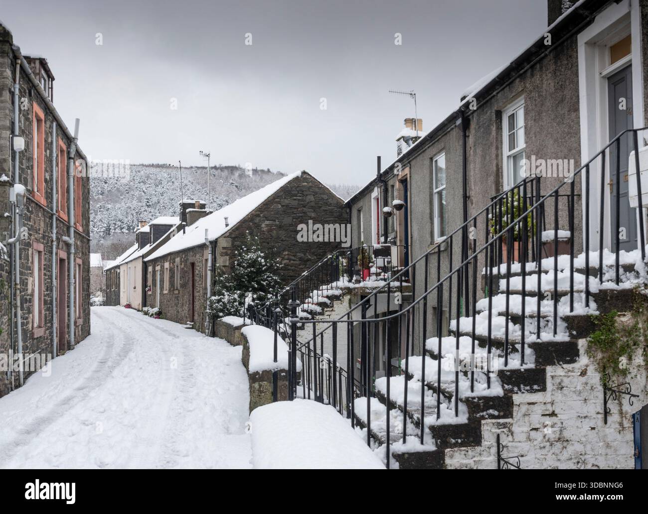 Scottish street snow hi-res stock photography and images - Alamy