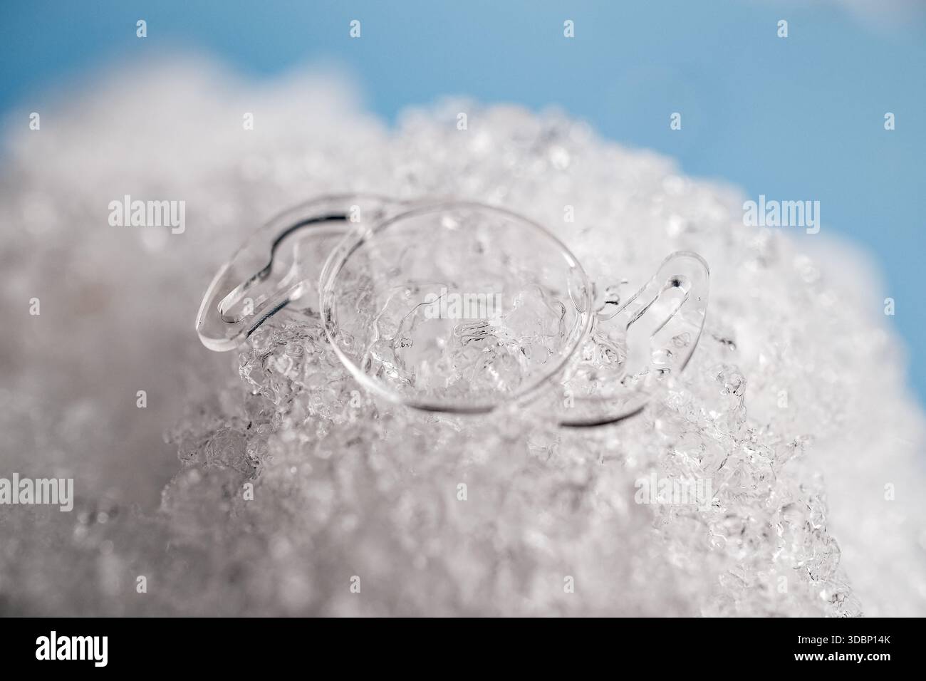 Acrylic intraocular lens hi-res stock photography and images - Alamy