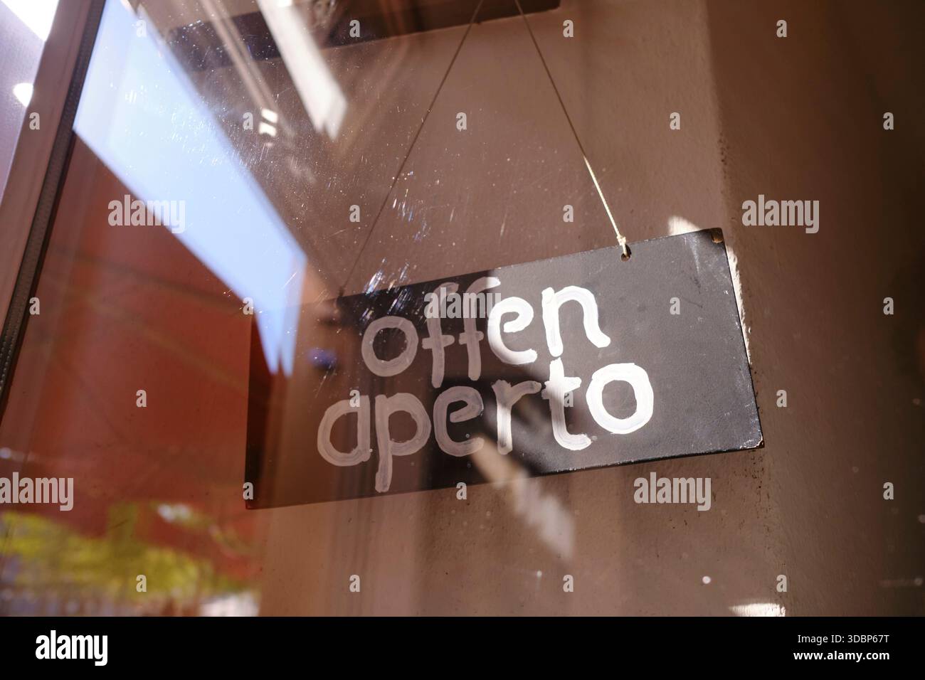 Open in two languages hi-res stock photography and images - Alamy