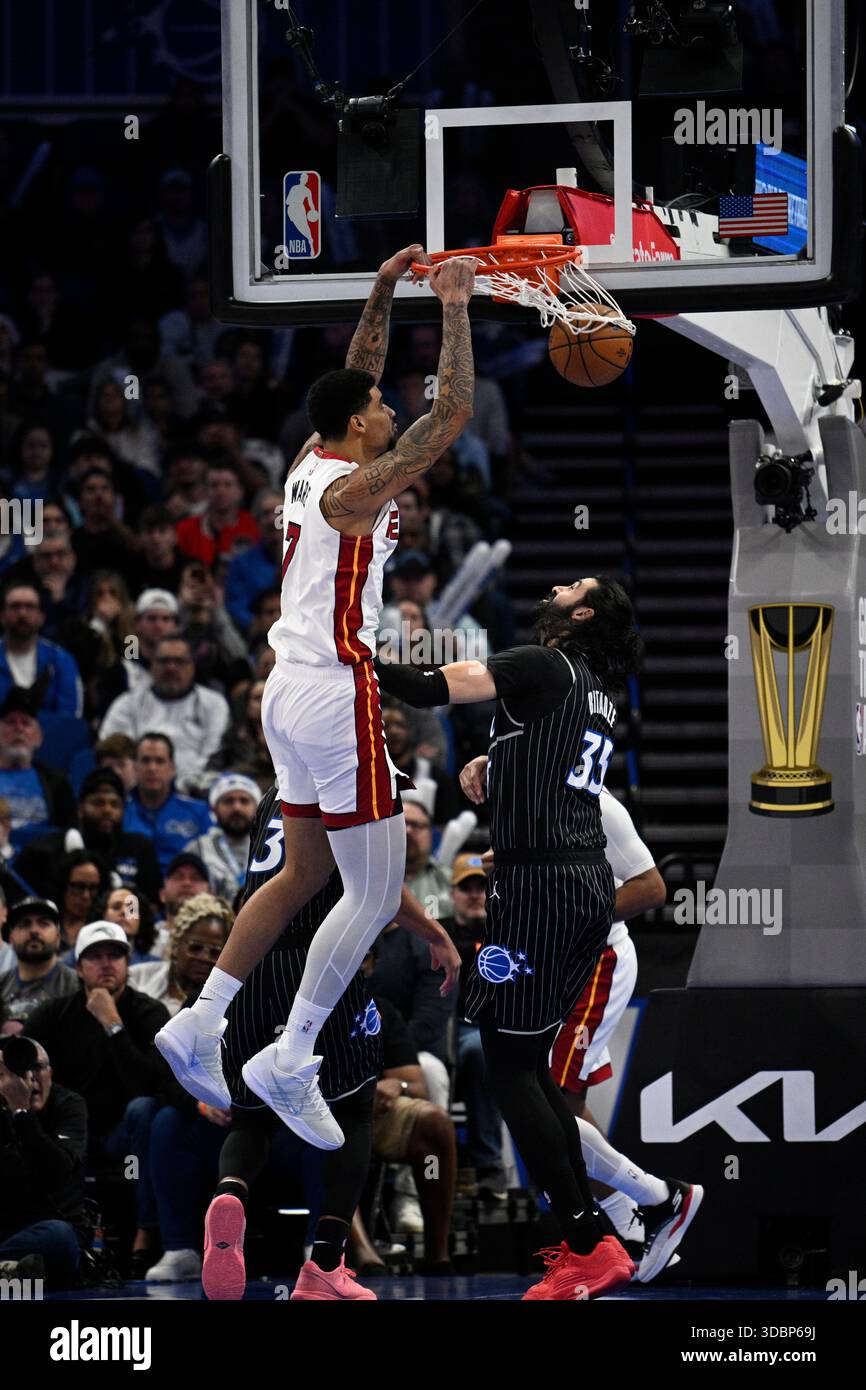 Miami Heat center Kel'El Ware (7) dunks in front of Orlando Magic ...