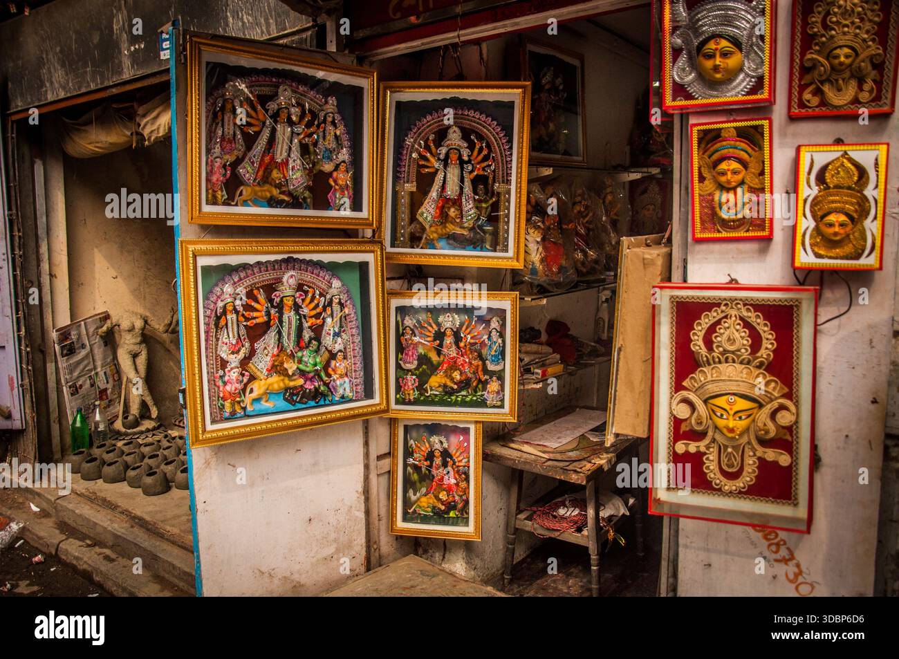 Hindu neighbourhood hi-res stock photography and images - Alamy