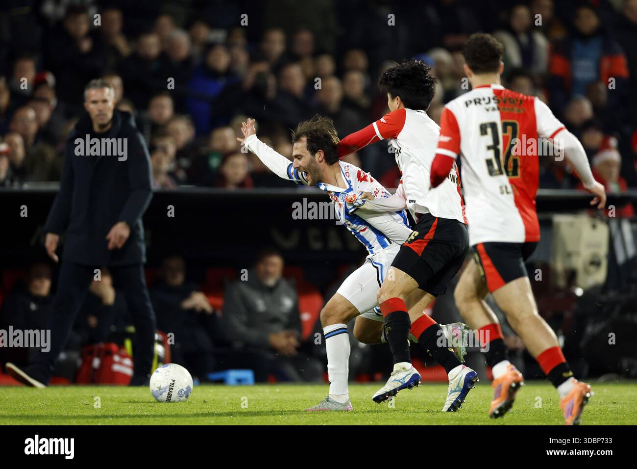 ROTTERDAM - (l-r) Pawel Bochniewicz of SC Heerenveen, Inbeom Hwang of ...