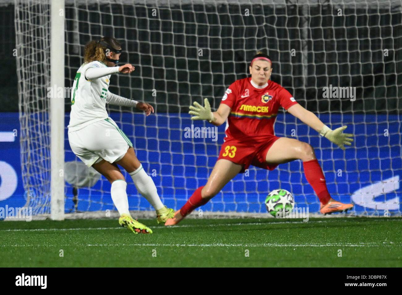 Alayah Pilgrim of A.S. Roma Femminile scores the goal for 1-0 during ...