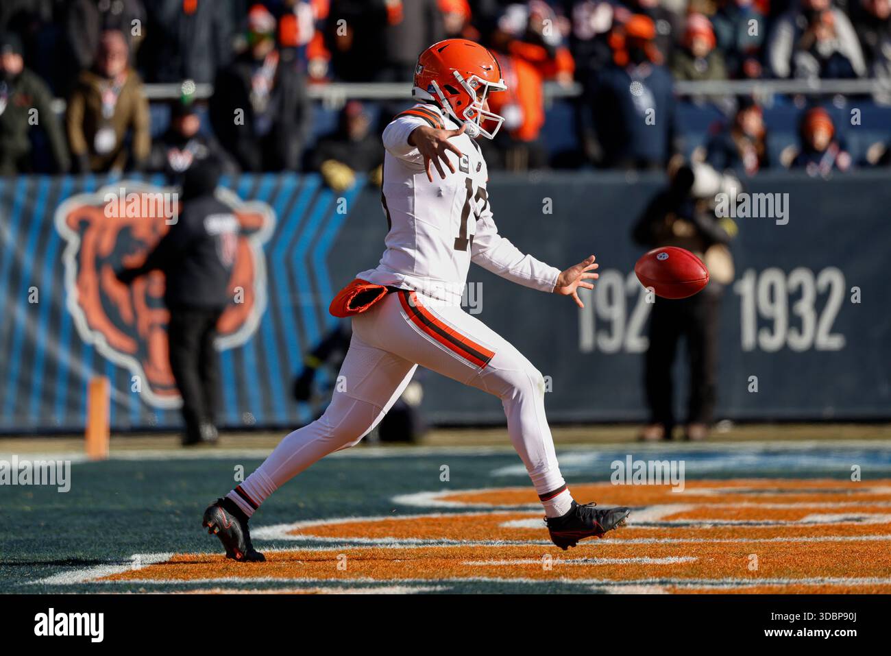 Cleveland Browns punter Corey Bojorquez (13) punts during the first ...