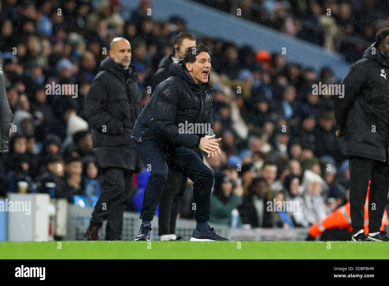 Brentford Manager Keith Andrews [IRL] reacts and gestures during the ...