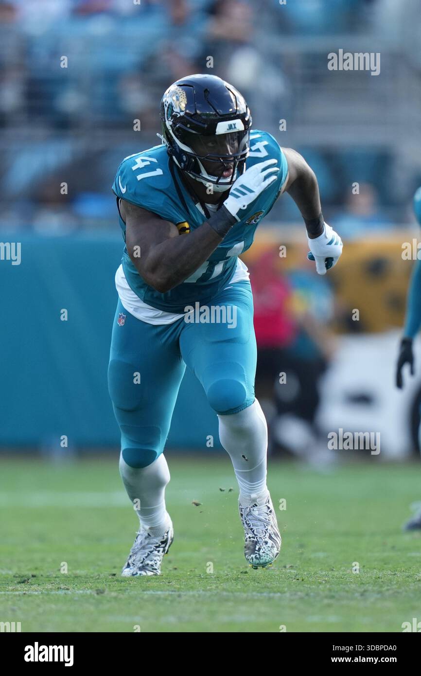 Jacksonville Jaguars defensive end Josh Hines-Allen (41) rushes the ...