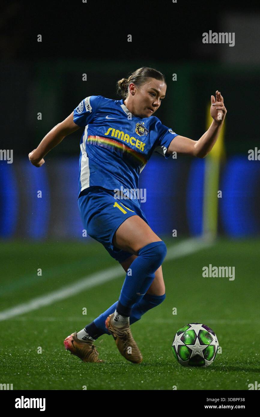Rome, Italy. 17th Dec, 2025. Kess Elmore of SKN St. Polten is in action ...