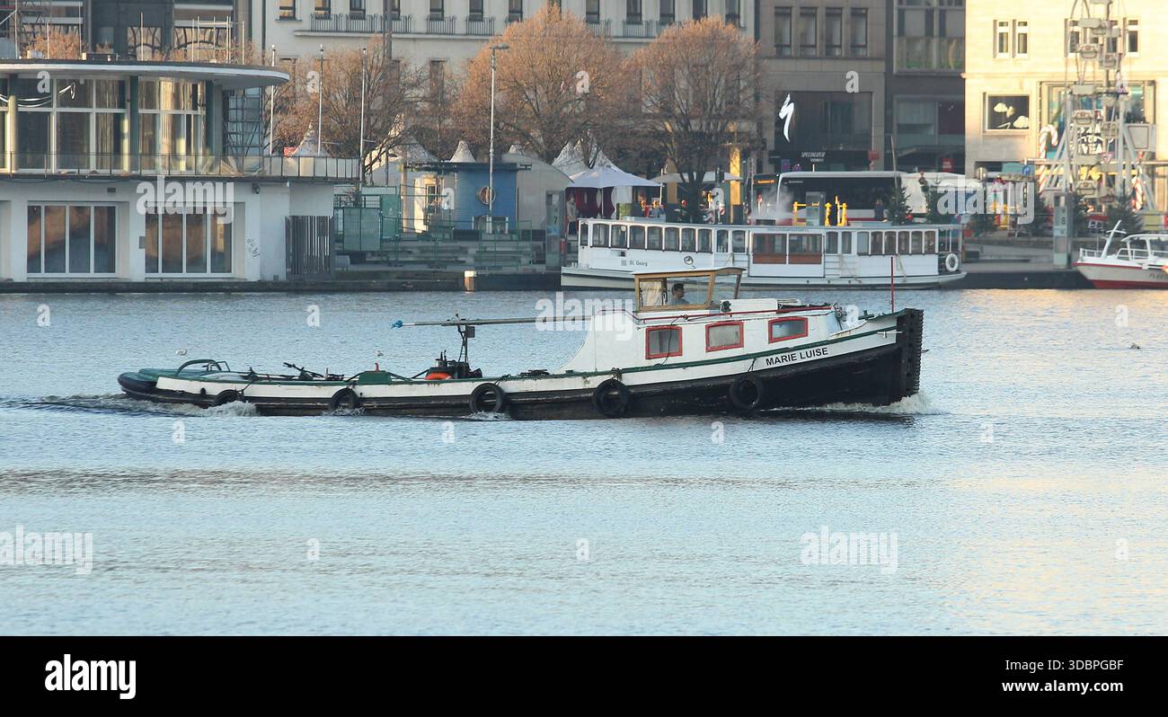 Kanaltransport hi-res stock photography and images - Alamy