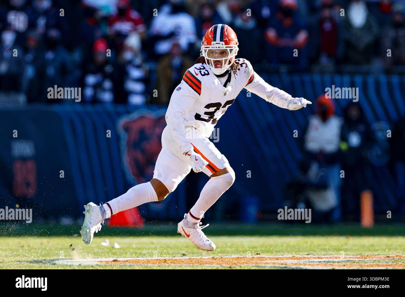 Cleveland Browns safety Ronnie Hickman (33) runs on the field during ...