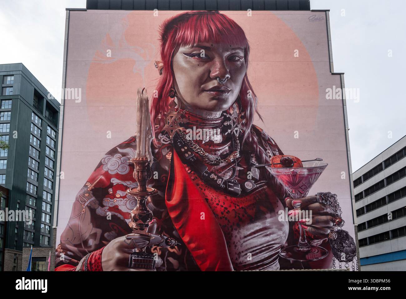 Scotland, Glasgow, Mural Trail, Smug: 'Keeper of Light' Stock Photo - Alamy