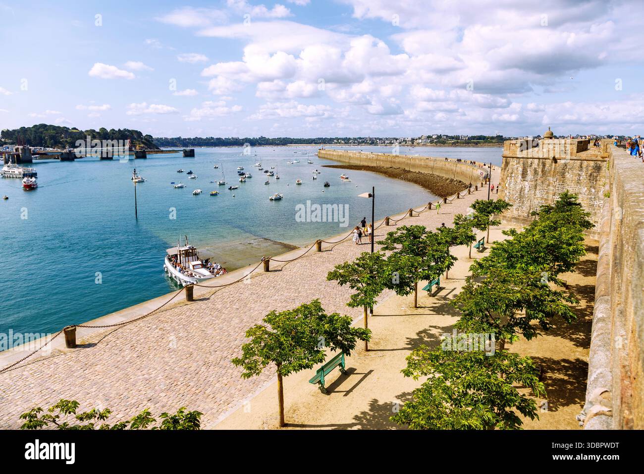 Dinard brittany harbour island hi-res stock photography and images - Alamy