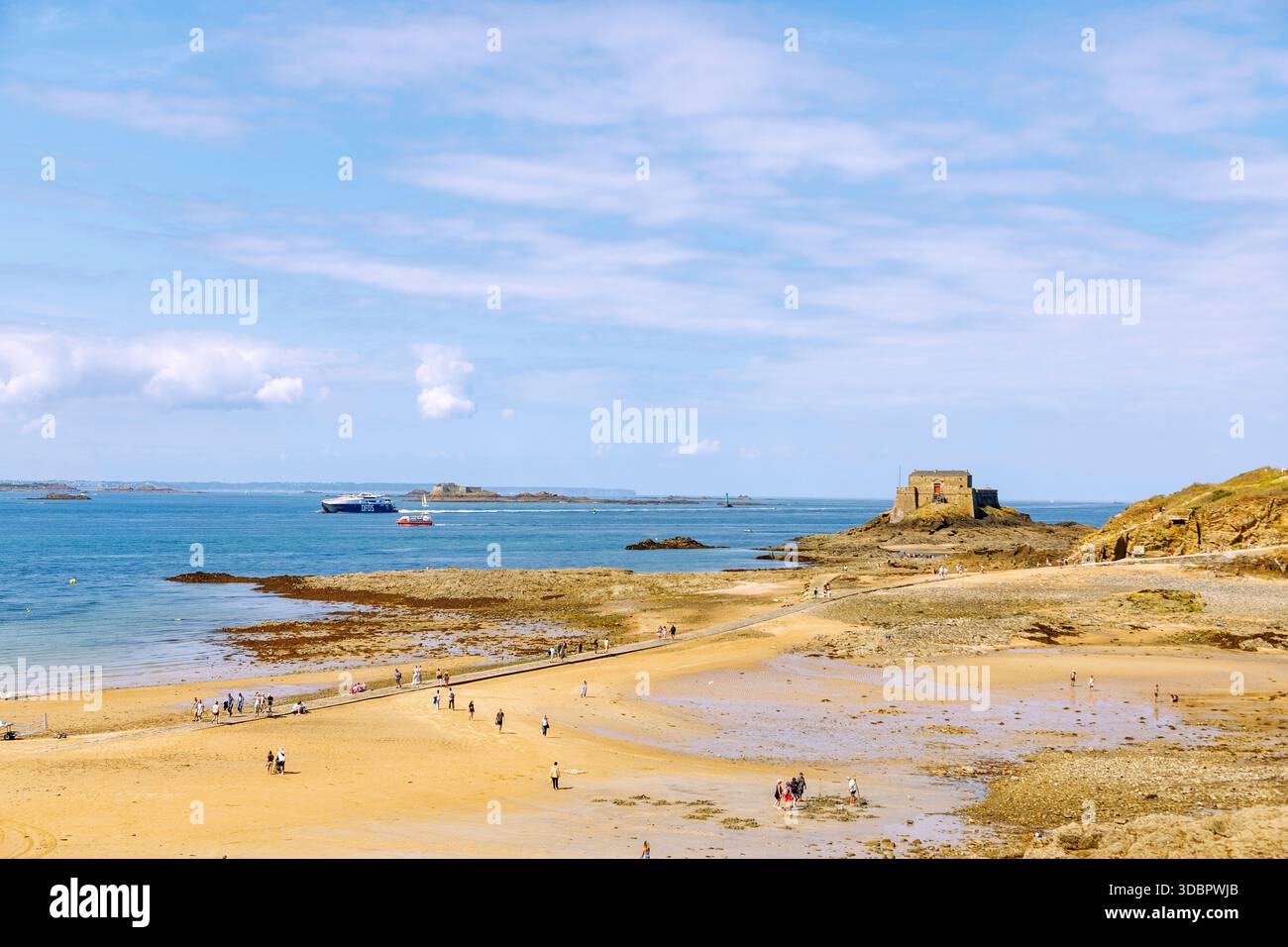 Plage de Bon-Secours beach with view of ferries and the islands of ...
