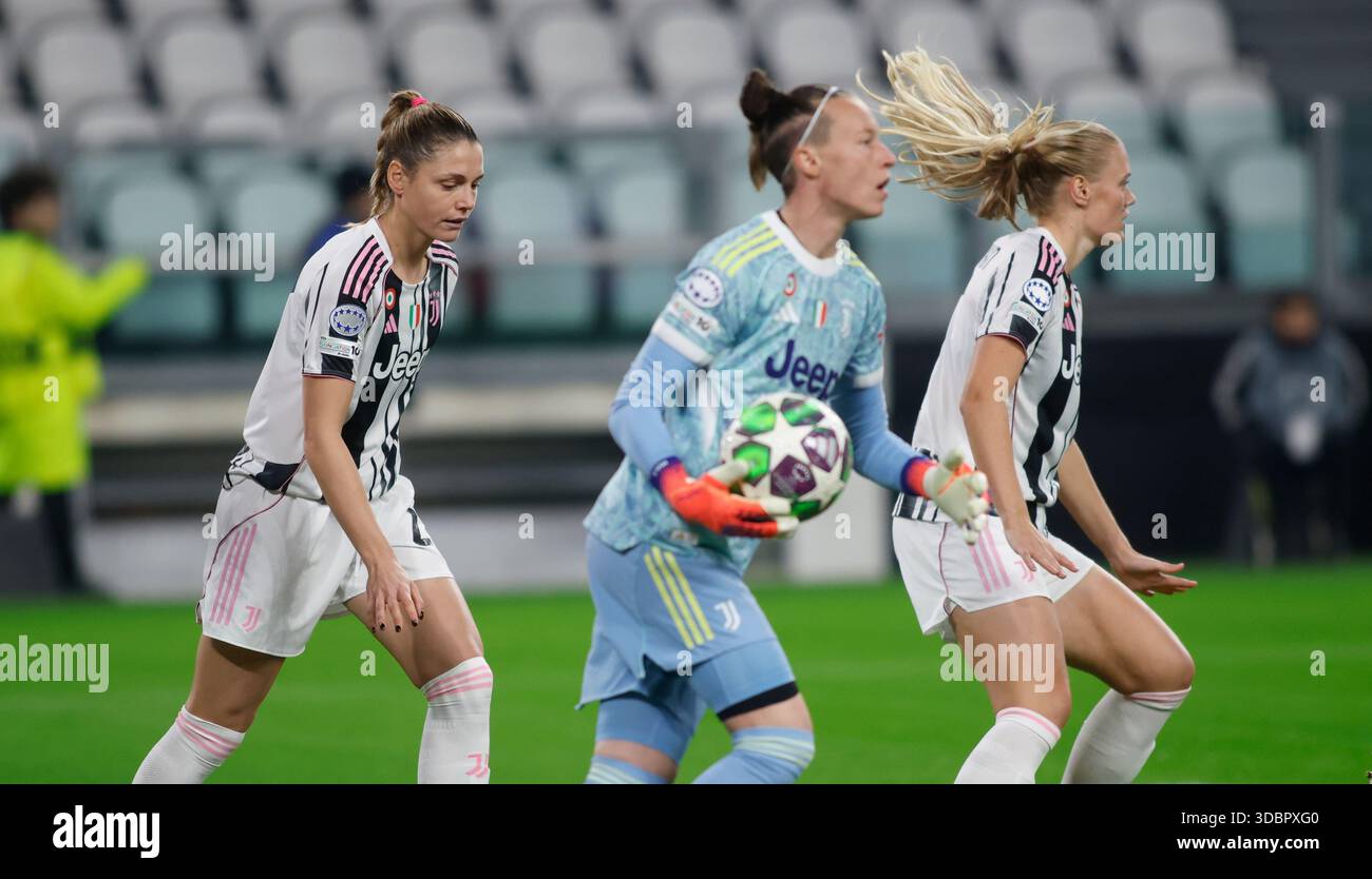 Pauline Peyraud-Magnin of Juventus Women during the Uefa Women's ...