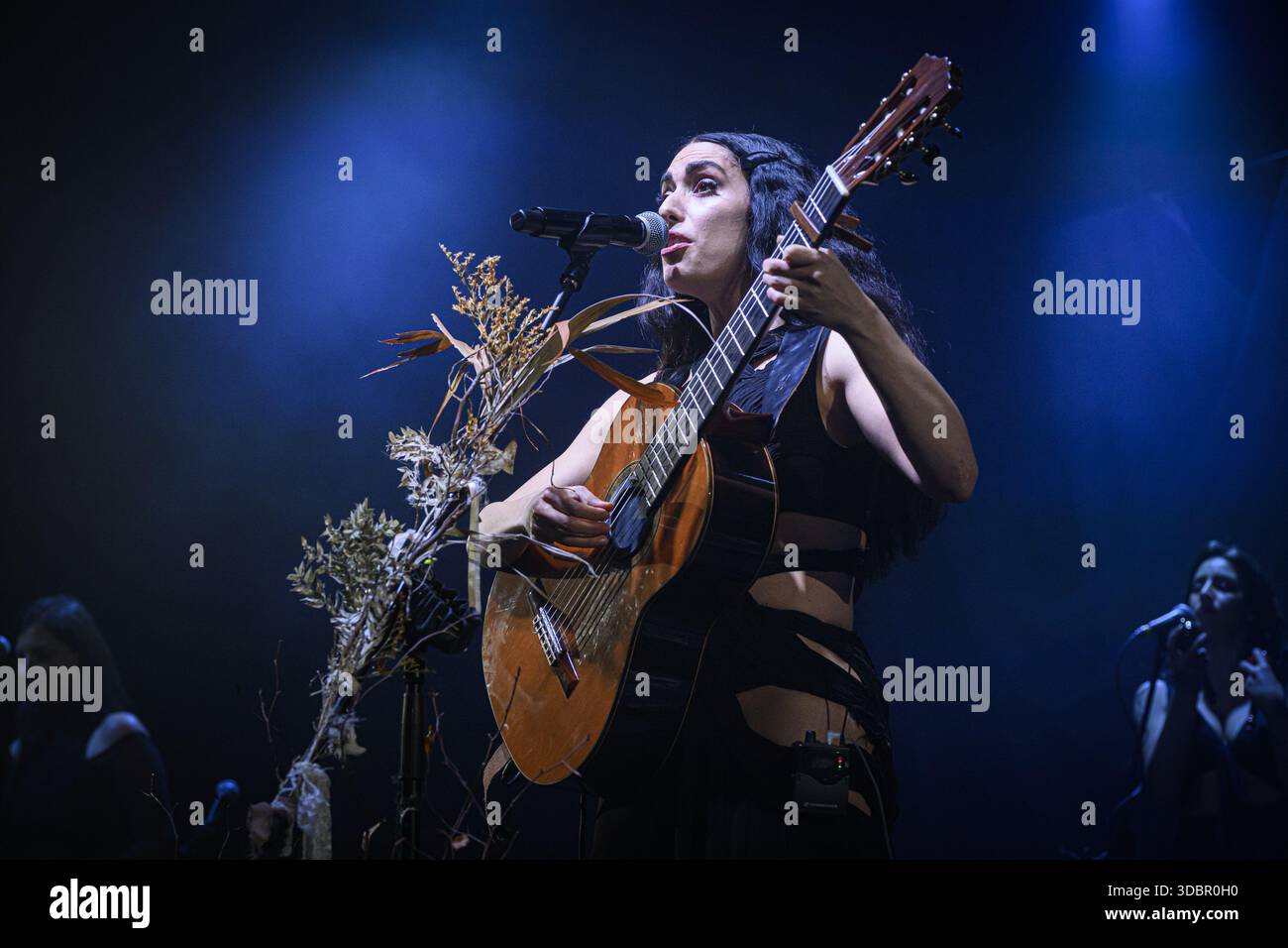 The Neapolitan female singer-songwriter La Nina – pseudonym of Carola ...