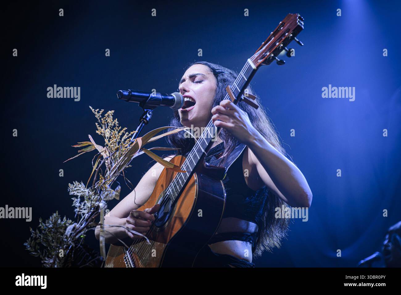 The Neapolitan female singer-songwriter La Nina – pseudonym of Carola ...