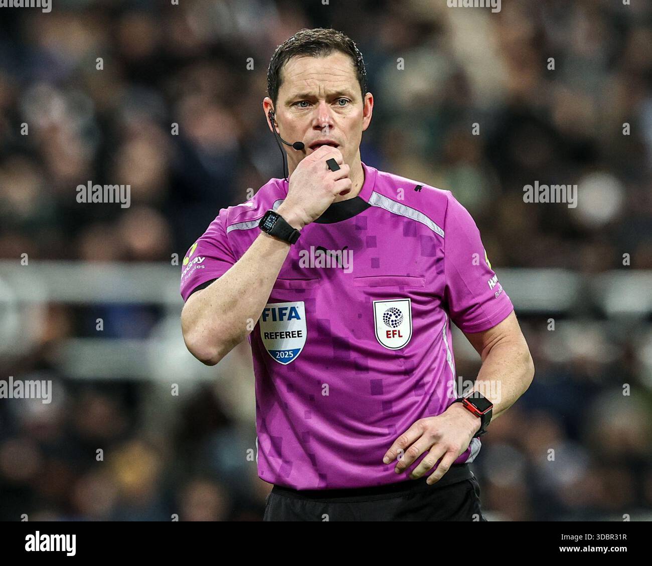 Referee Darren England during the Carabao Cup Quarter Final match ...