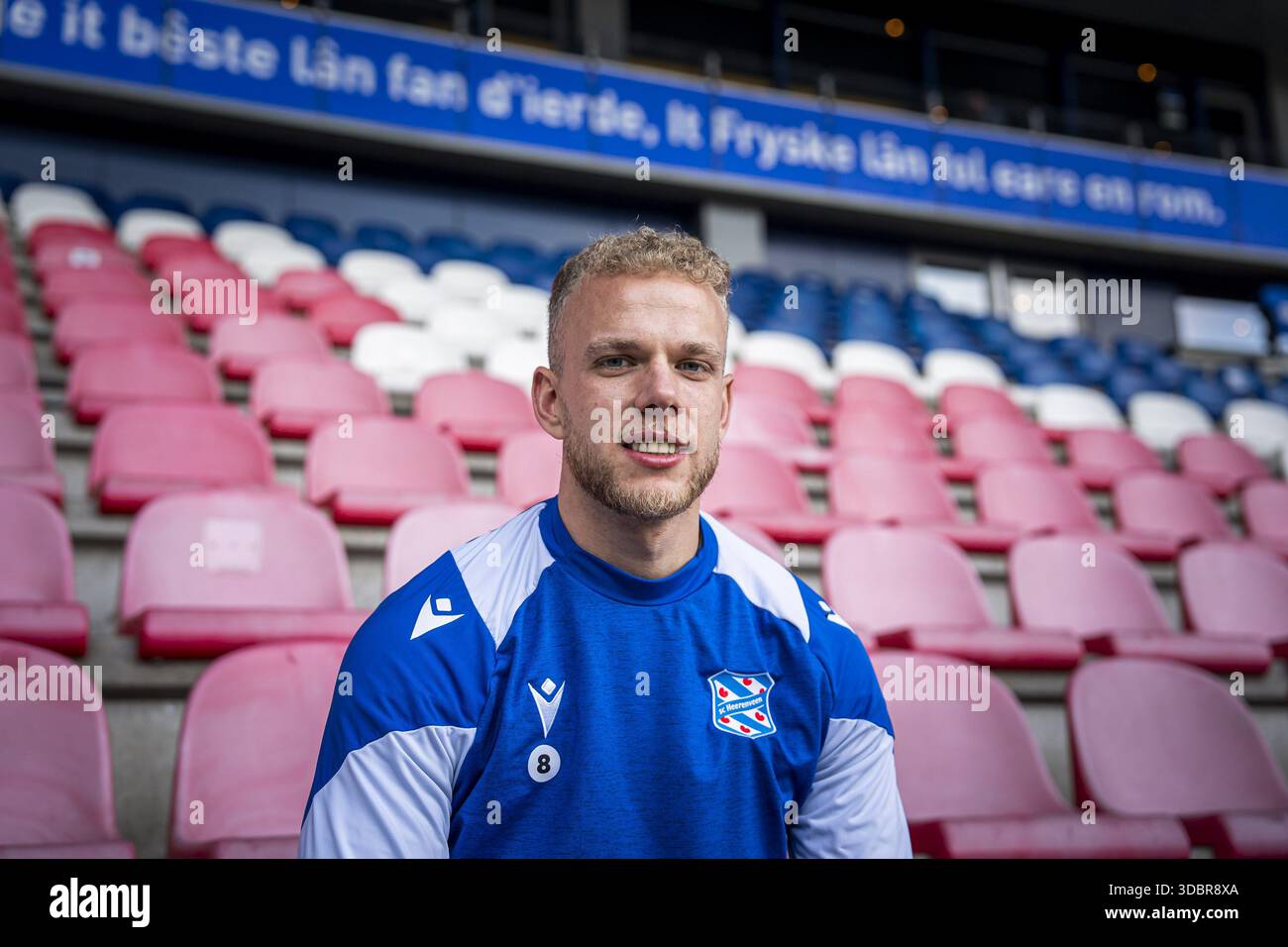 HEERENVEEN , 15-12-2025 , Abe Lenstra stadium , season 2025 / 2026 ...