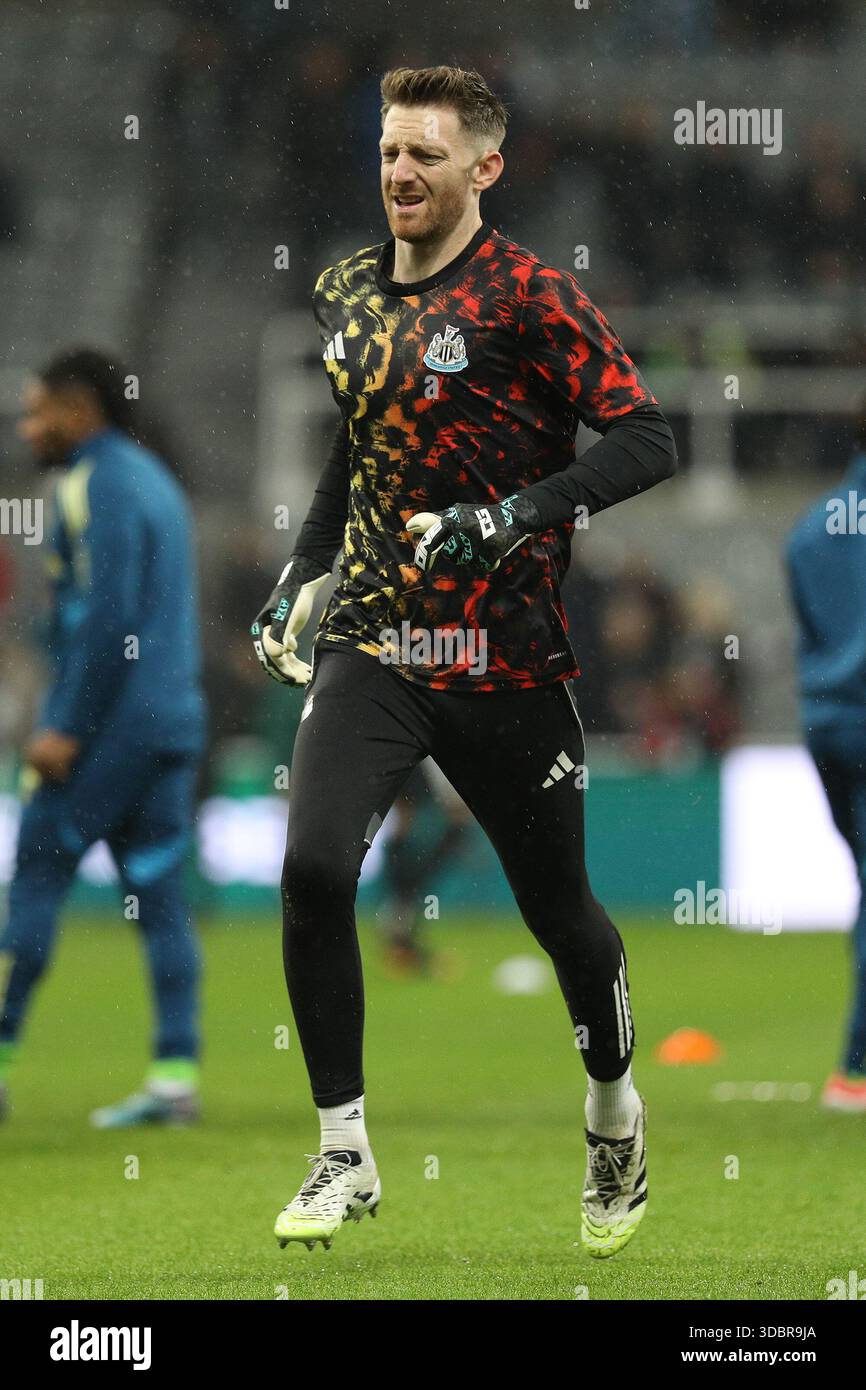 Mark Gillespie of Newcastle United warms up before the Carabao Cup ...