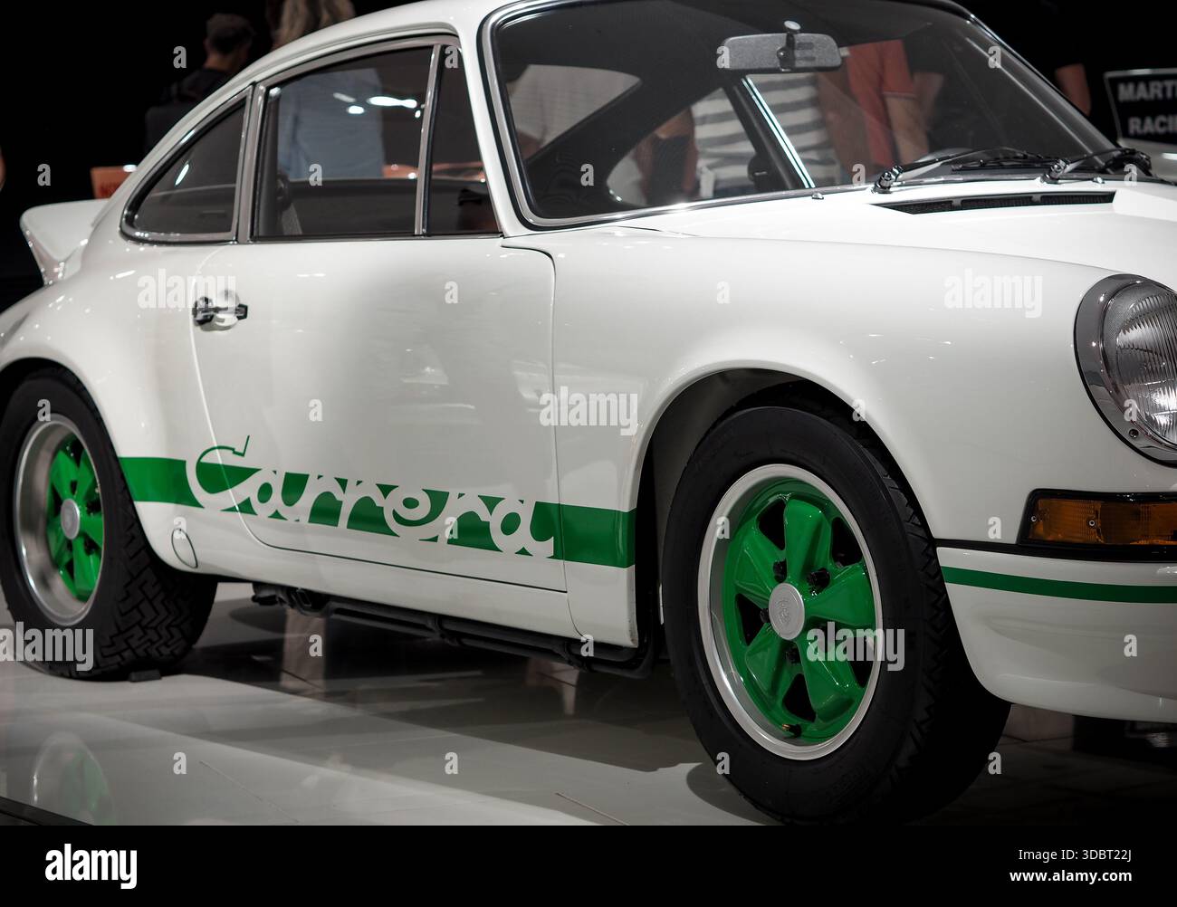 Porsche 911 side view hi-res stock photography and images - Alamy