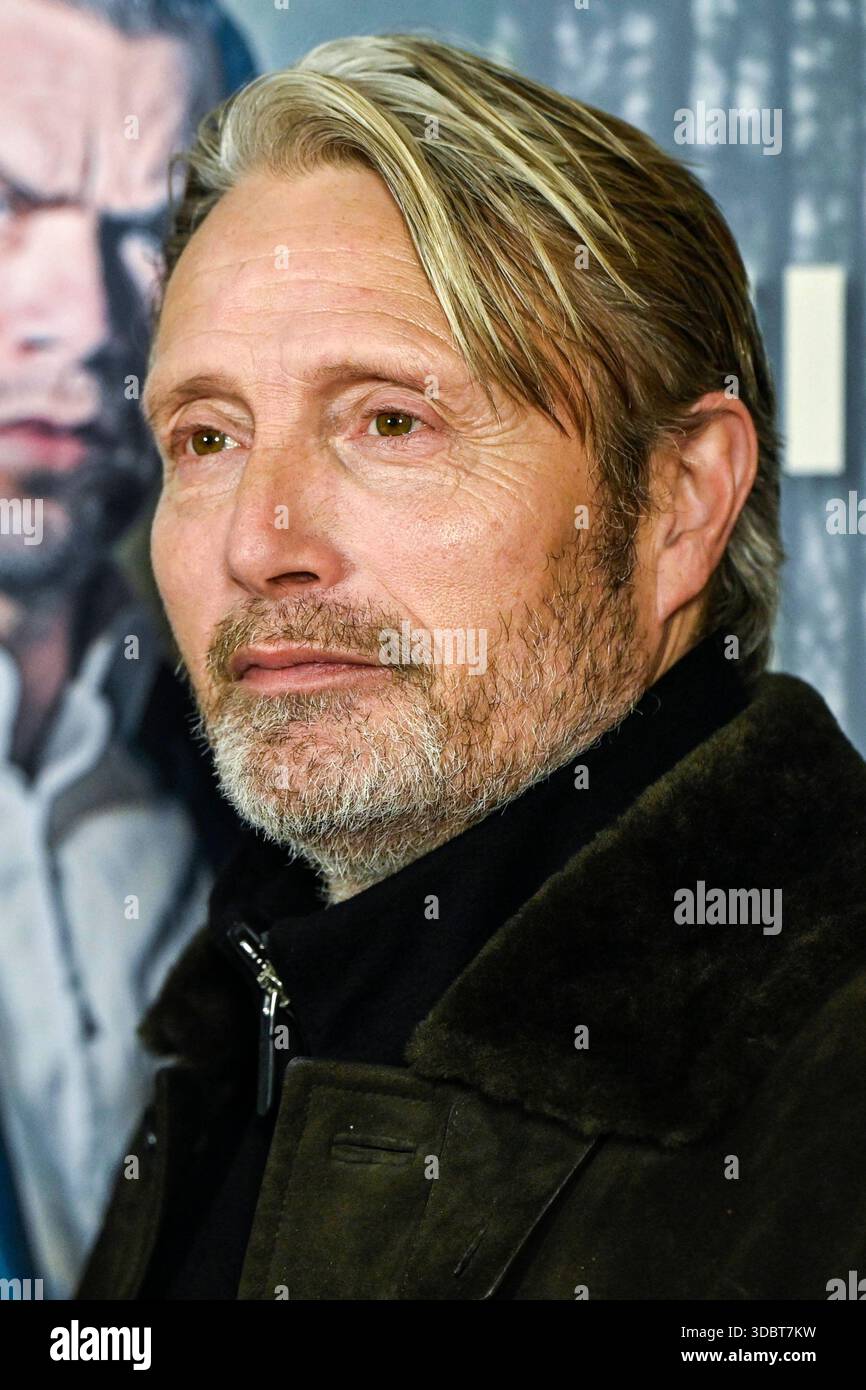 abb: Mads Dittmann Mikkelsen daenischer Schauspieler auf dem roten ...