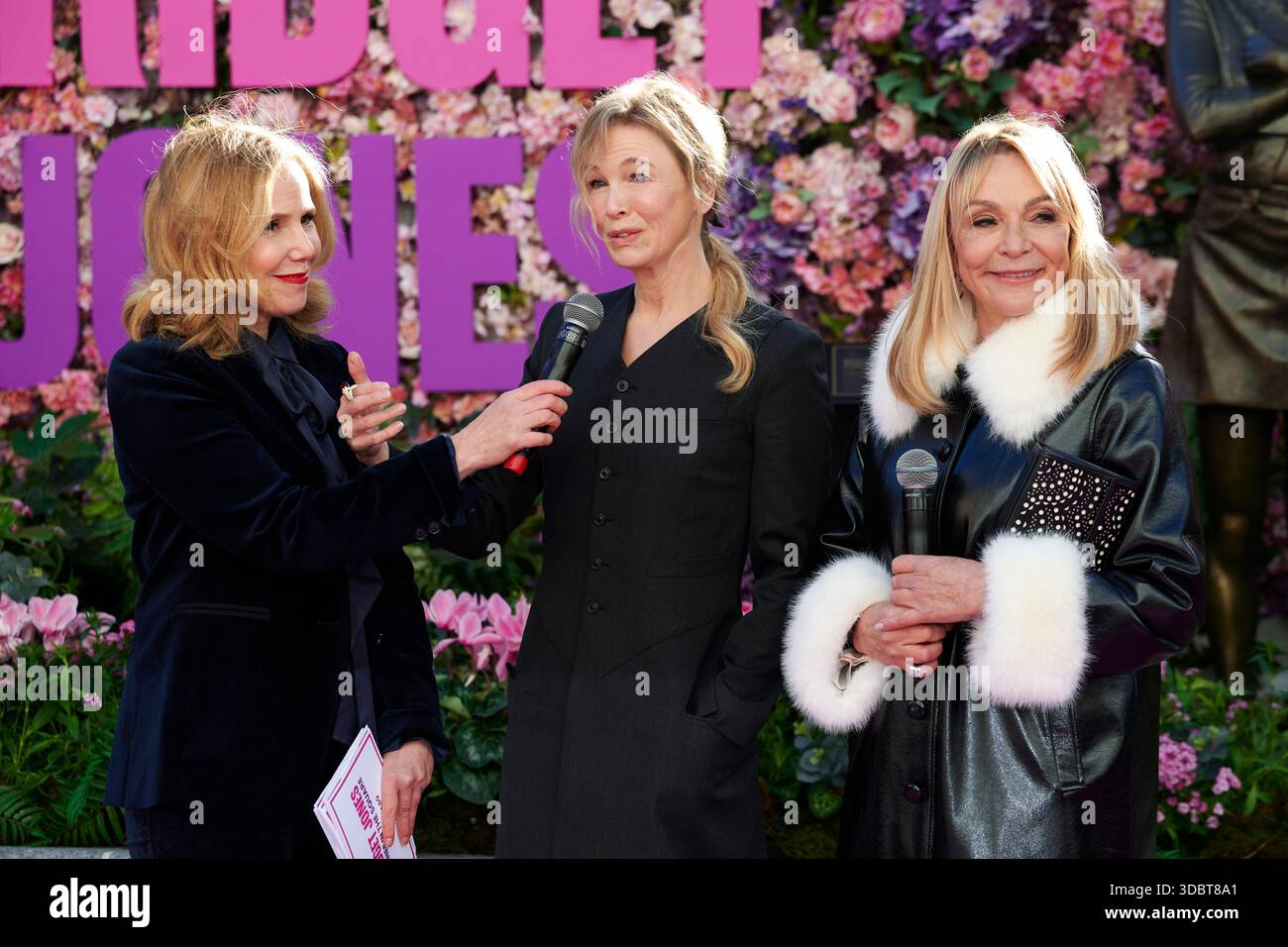 Renne zellweger and helen fielding hi-res stock photography and images ...