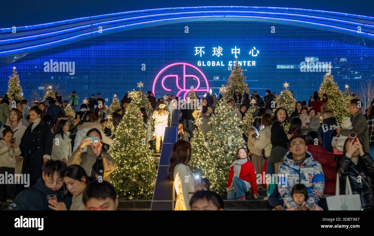 Christmas atmosphere in Chengdu City, southwest China's Sichuan ...