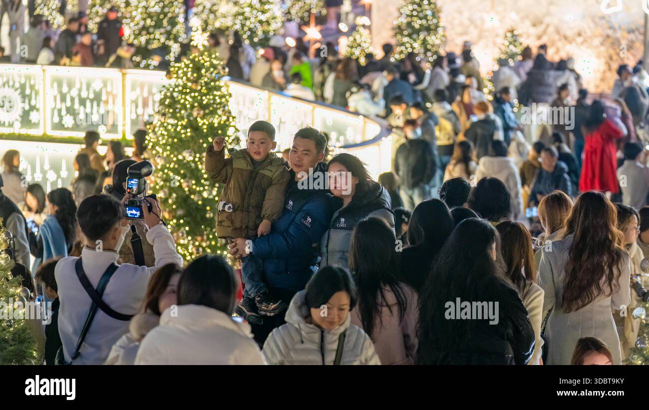 Christmas atmosphere in Chengdu City, southwest China's Sichuan ...