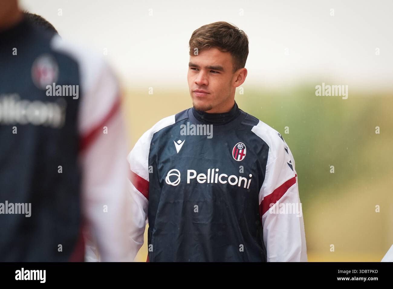 Bologna's Thijs Dallinga looks on during Bologna training session at Al ...