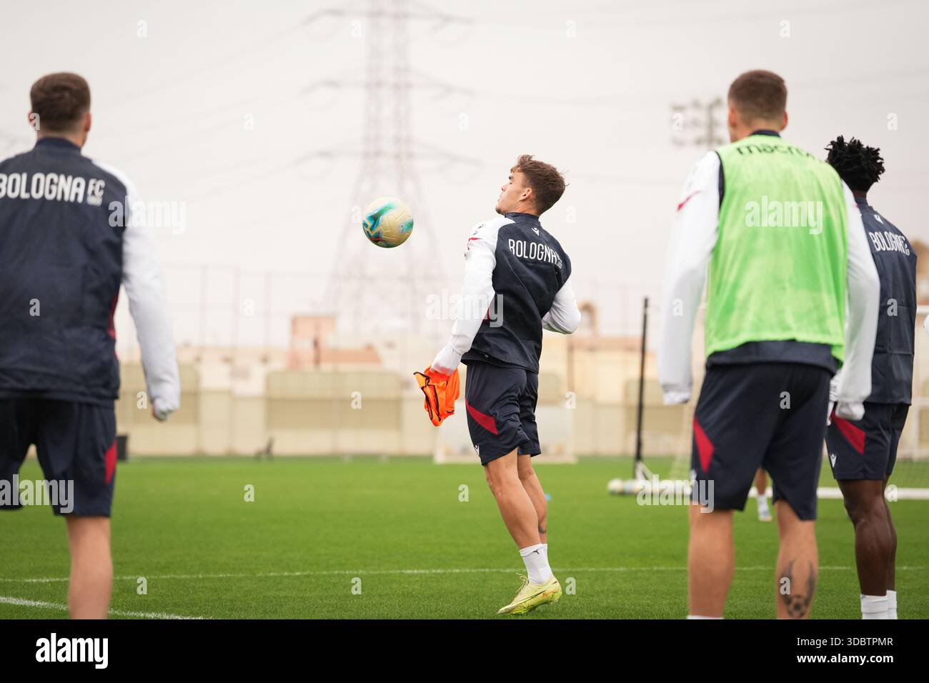 Bologna's Thijs Dallinga in action during Bologna training session at ...