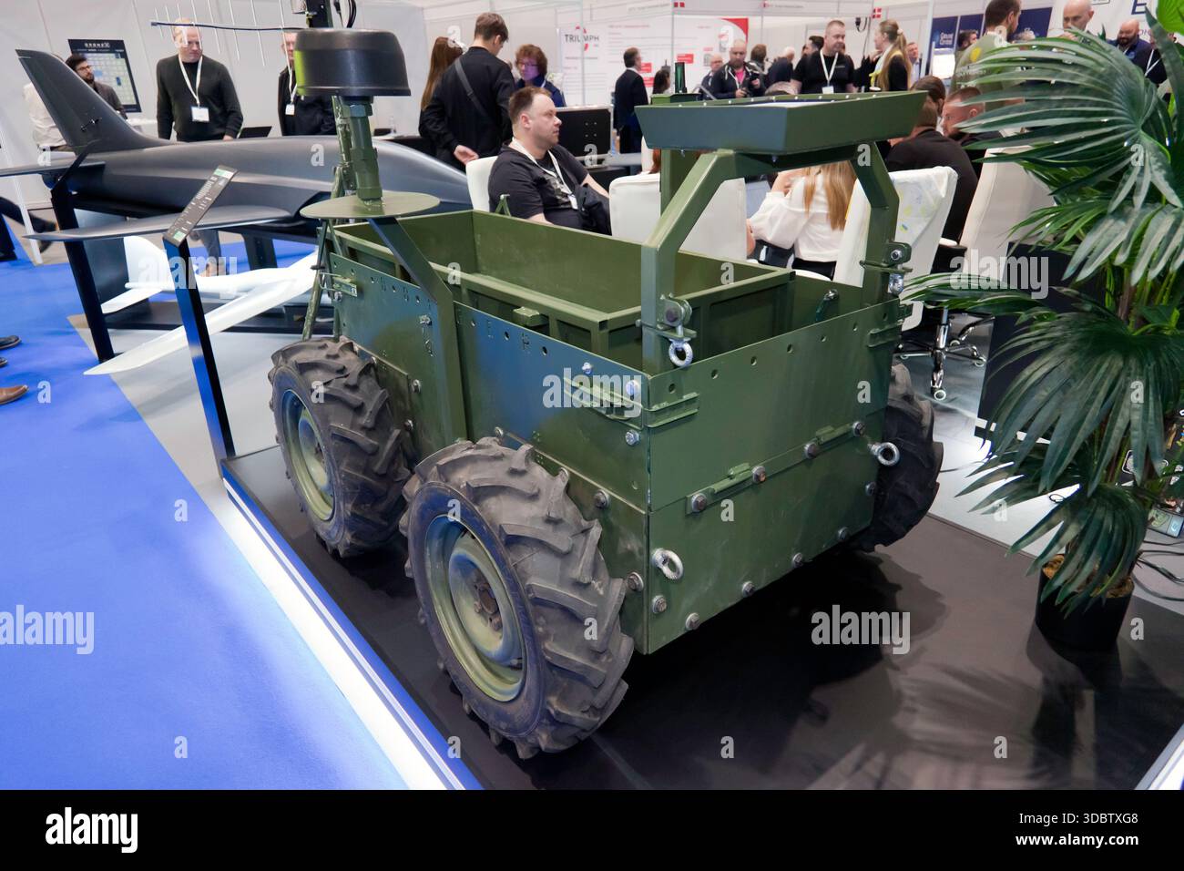 Maximum weight with load 730 kg hi-res stock photography and images - Alamy