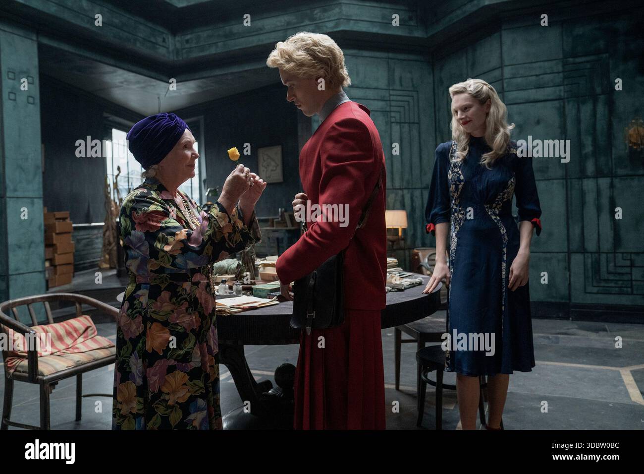 Tom blyth coriolanus snow hi-res stock photography and images - Alamy