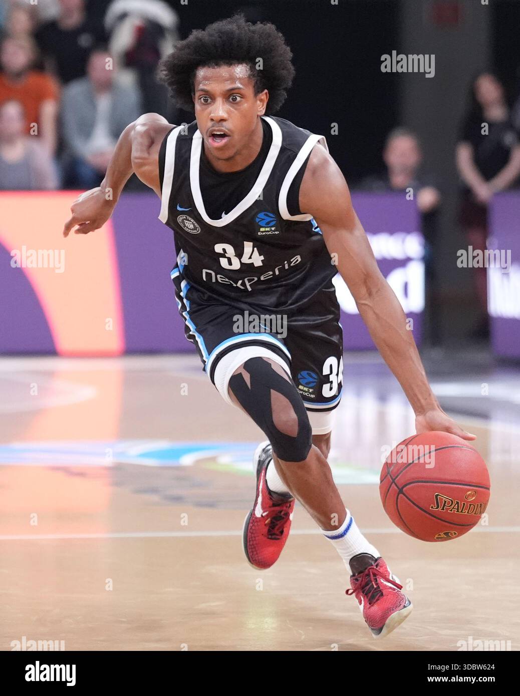 17 December 2025, Hamburg: Basketball: Eurocup, Hamburg Towers - Aris ...