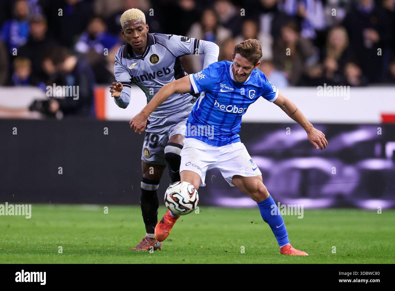 GENK, BELGIUM - DECEMBER 4: Nilson Angulo of RSC Anderlecht battles for ...