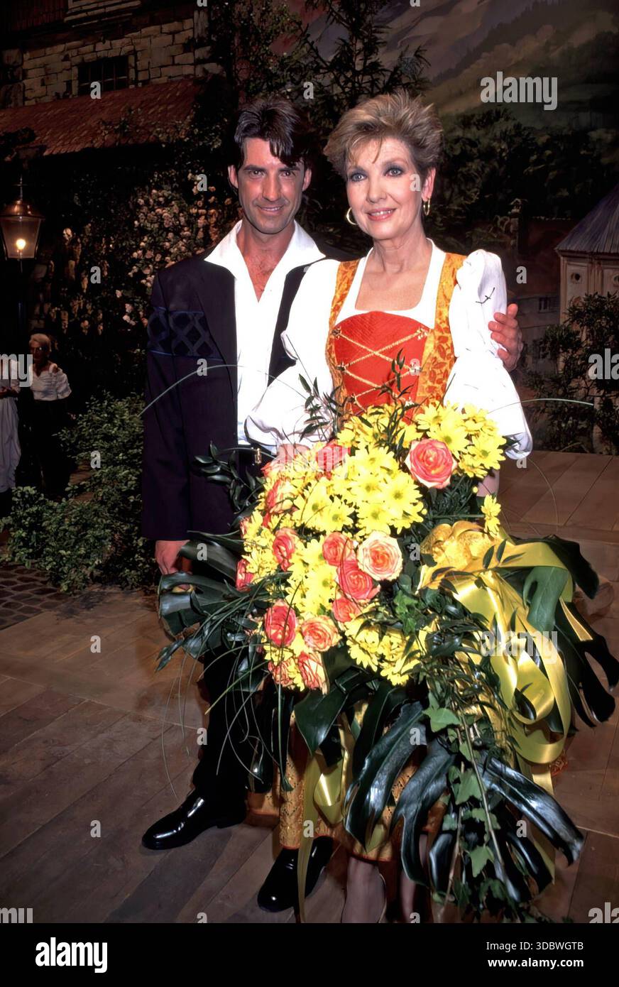 ARCHIV: Carolin Reiber Moderatorin Carolin Reiber mit Axel Becker ...