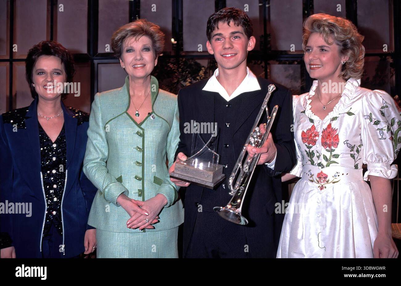 ARCHIV: Carolin Reiber Moderatorin Carolin Reiber mit Dirk Schiefen ...