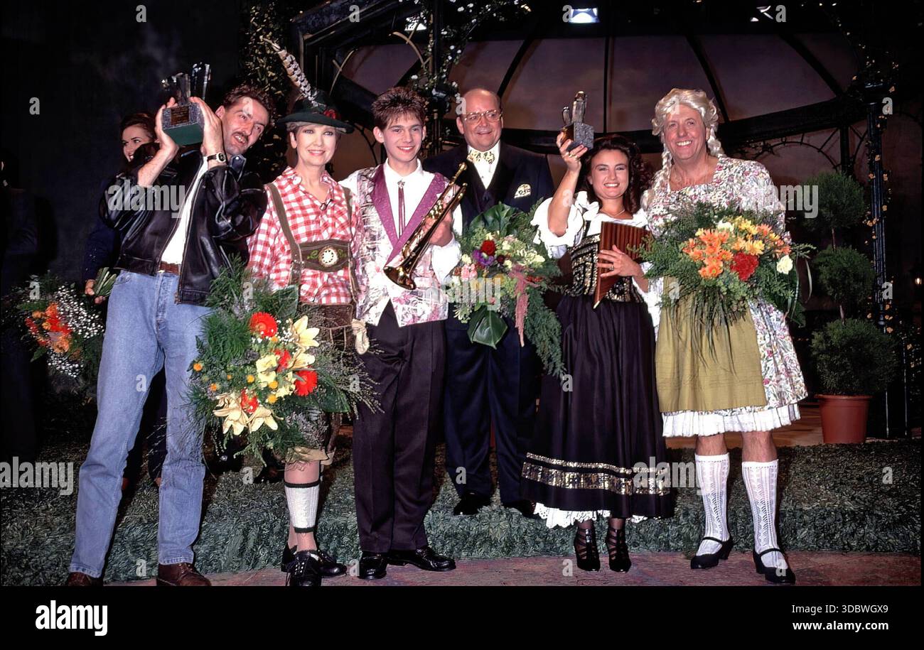 ARCHIV: Carolin Reiber Moderatorin Carolin Reiber mit Dirk Schiefen ...