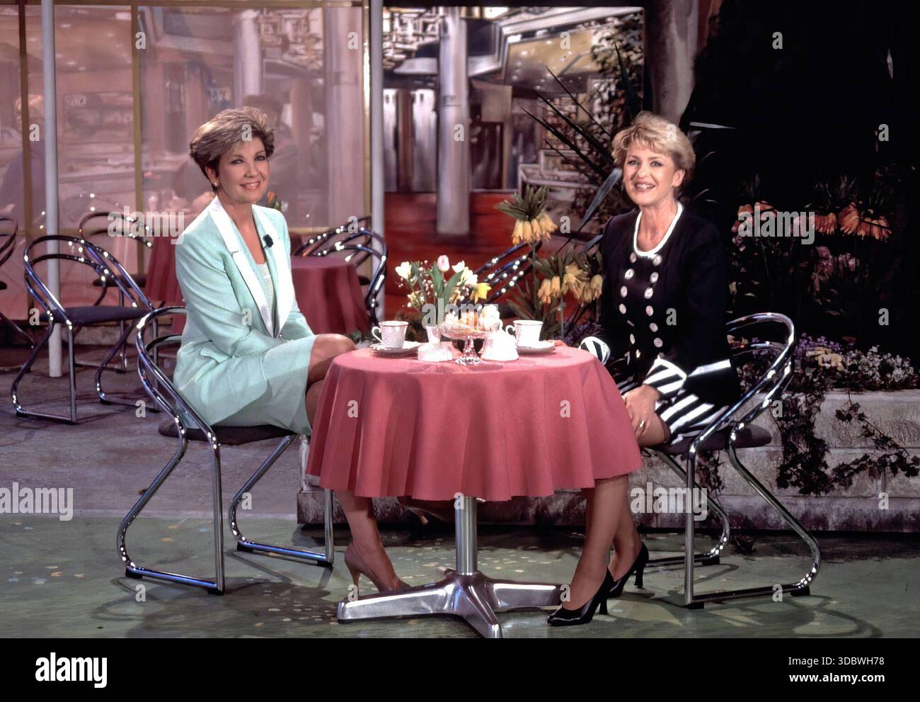 ARCHIV: Carolin Reiber Moderatorin Carolin Reiber mit Carmen Nebel ...