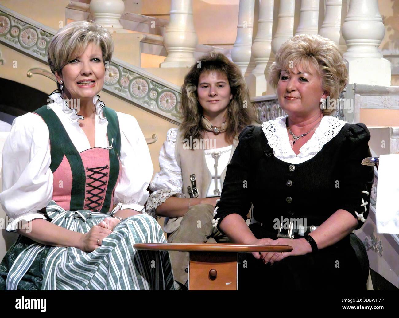 ARCHIV: Carolin Reiber Moderatorin Carolin Reiber mit Karin Roth ...