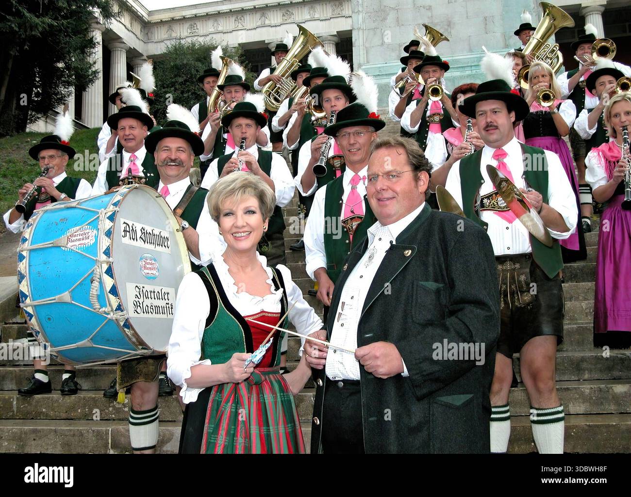 ARCHIV: Carolin Reiber Moderatorin Carolin Reiber mit Ottfried Fischer ...