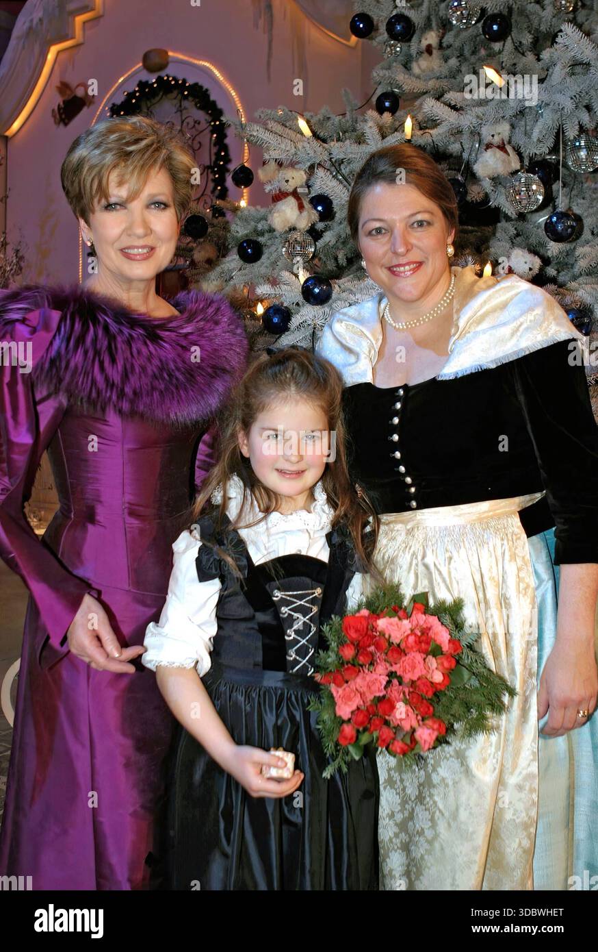 ARCHIV: Carolin Reiber Moderatorin Carolin Reiber mit Christina ...