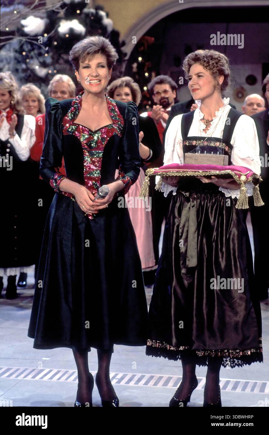 ARCHIV: Carolin Reiber Moderatorin Carolin Reiber mit Angela Wiedl ...