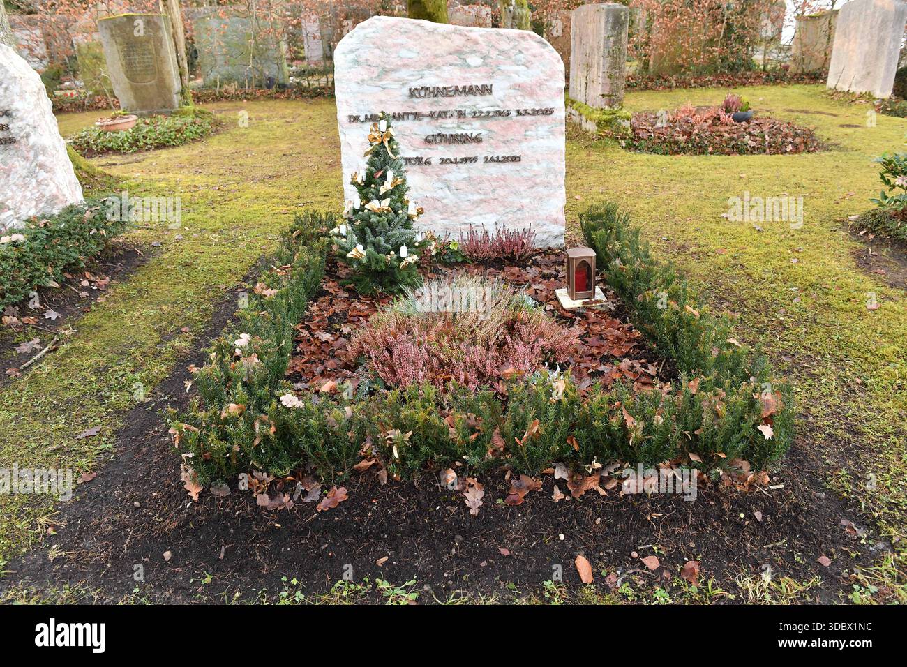 Grab von Antje Katrin Kühnemann / Grab, Gräber / Friedhof Grünwald ...