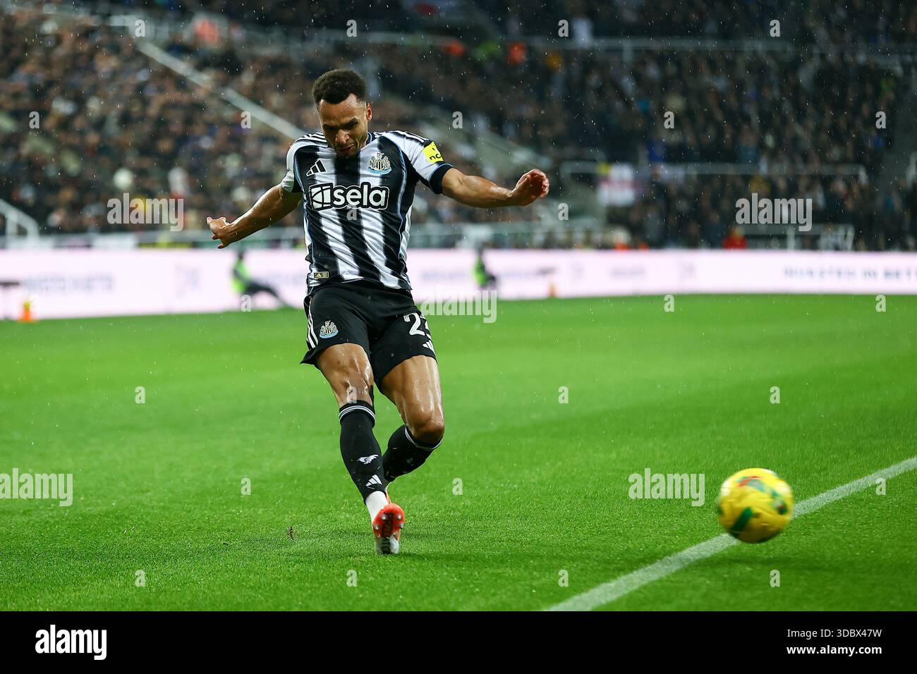 Saint JamesÕ Park, Newcastle, England - 17th December 2025 Jacob Murphy ...