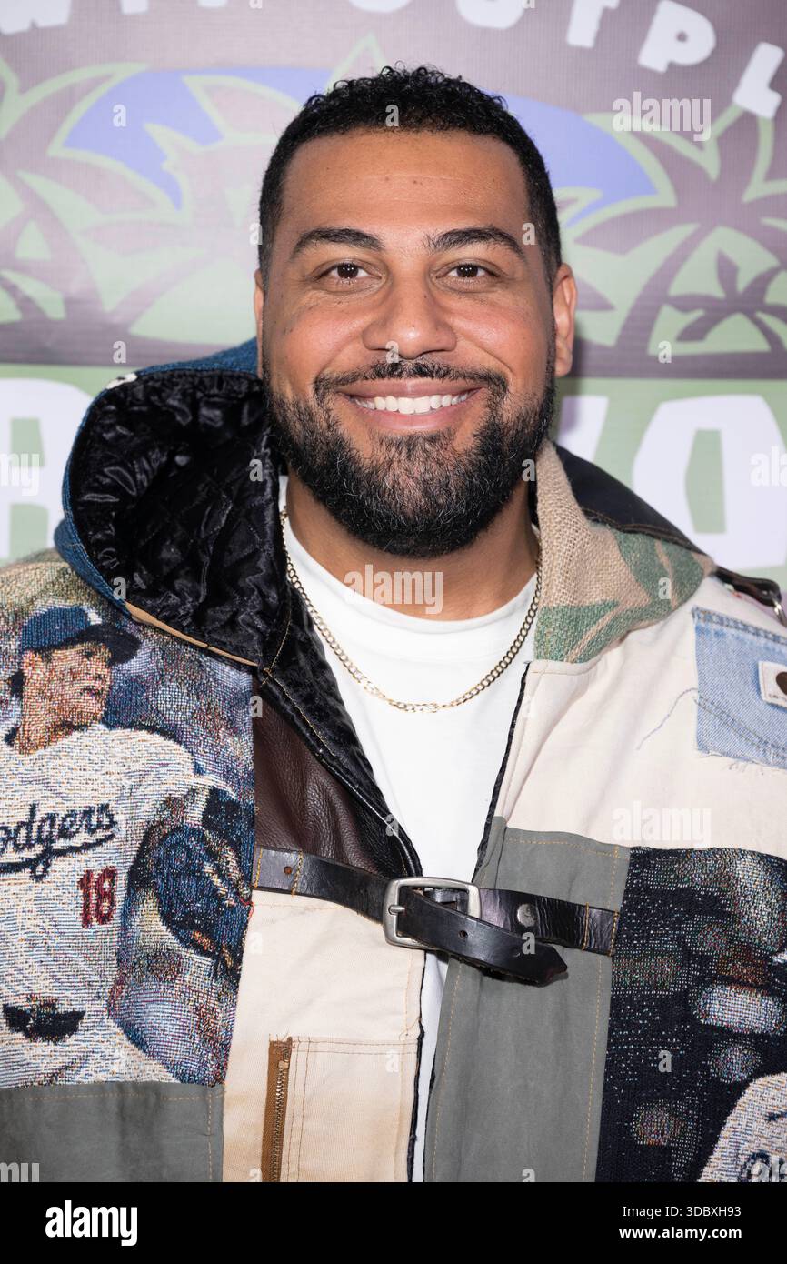 8586 CEO, Actor Jeremy Trayvon attends 49th Season of Survivor Finale ...