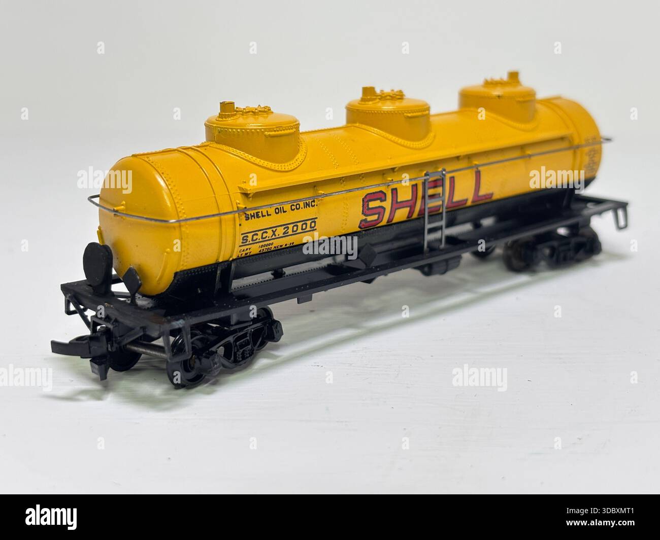 Model railroad freight wagons replicating American railway items in USA ...