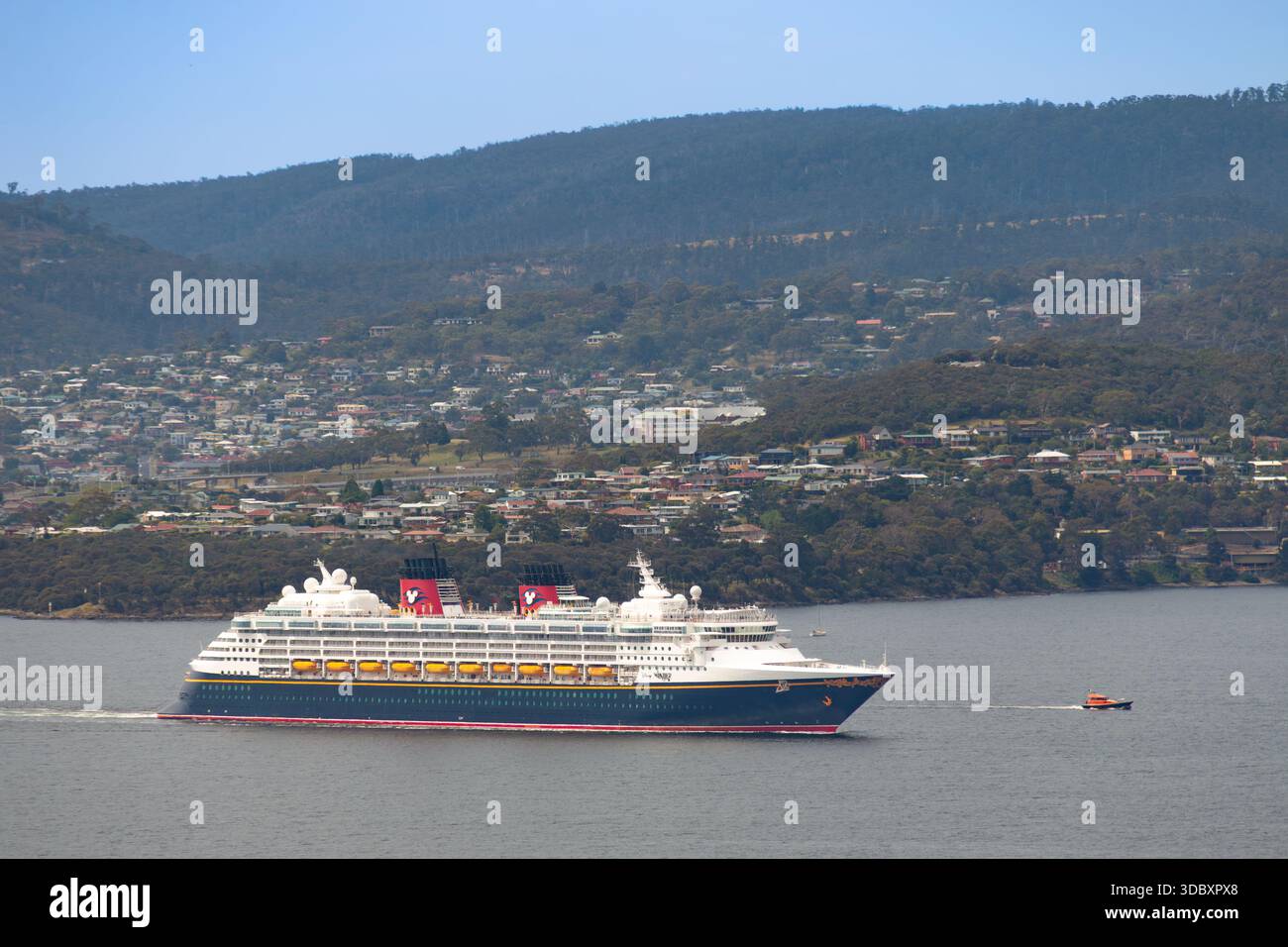 Hobart, Tasmania, Australia - December 19 2025: Derwent Estuary with ...