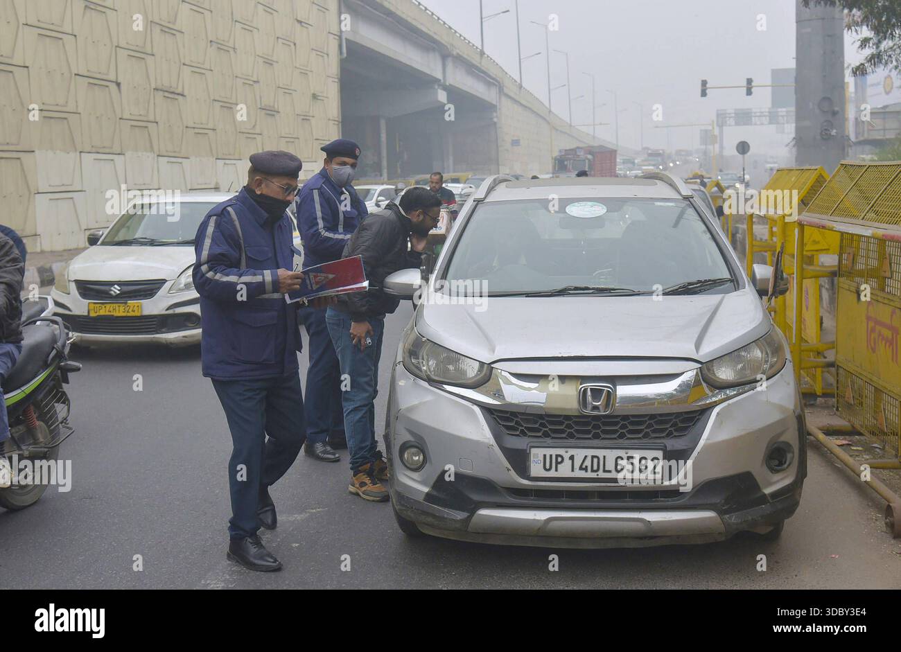NEW DELHI, INDIA - DECEMBER 18: Delhi Traffic Police conduct checks at ...