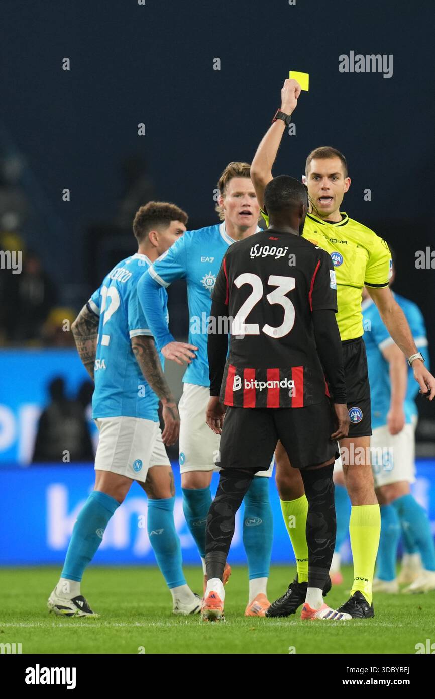 Riyadh, Saudi Arabia. 18th Dec, 2025. Referee Luca Zufferli shows a ...