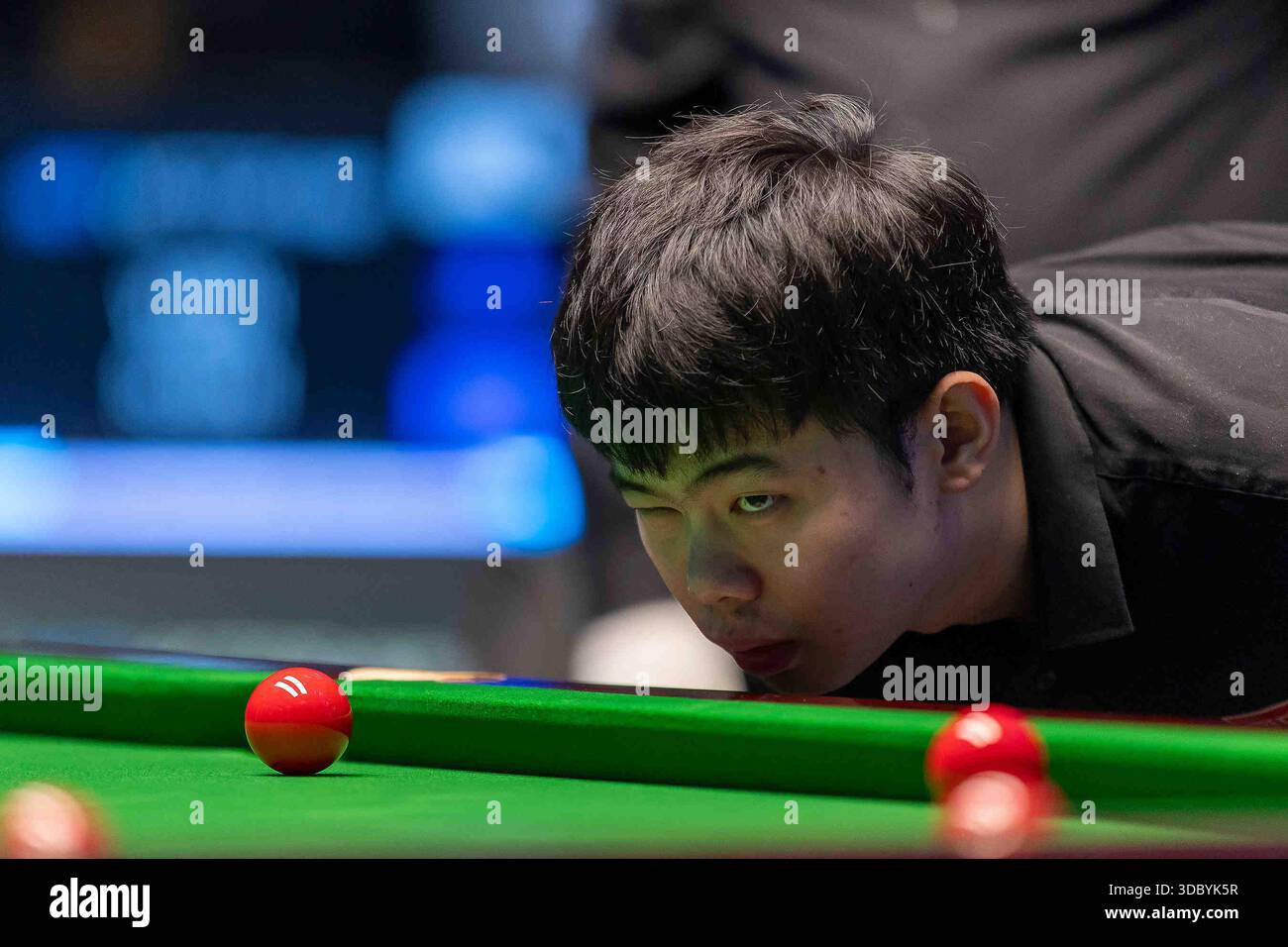 Edinburgh, Scotland. 18 December 2025. Yuan Sijun during the Betvictor ...