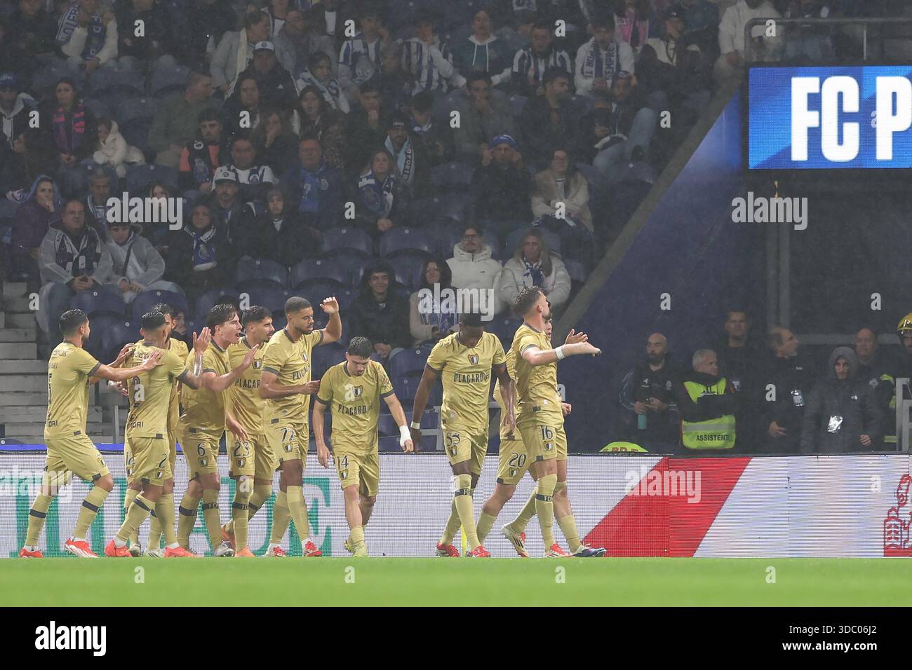 Porto, 18/12/2025 - FC Porto hosted Famalicão at stadium do Dragão in a ...